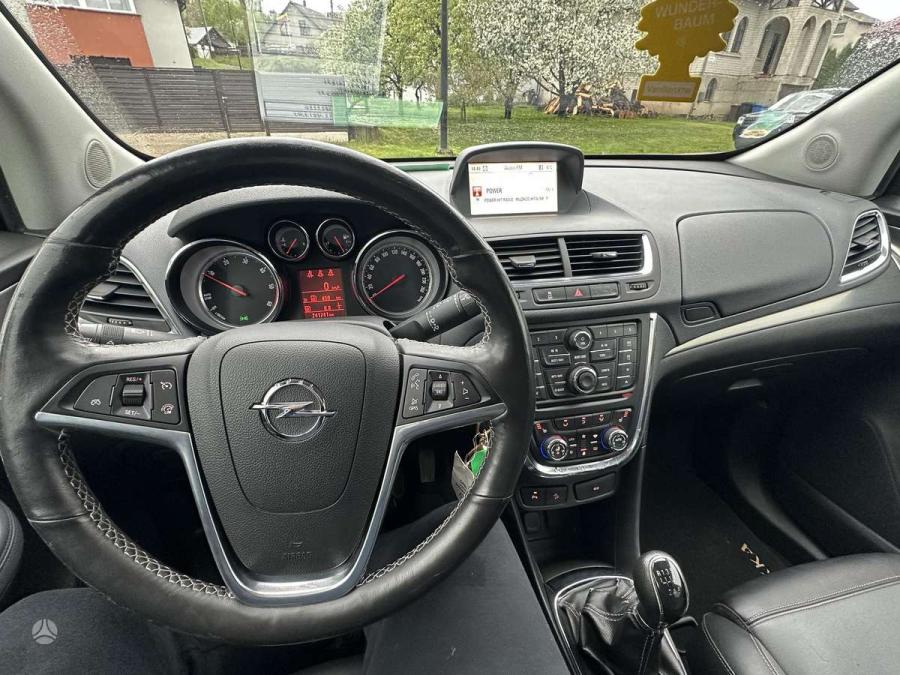 White Opel Mokka 2013 in Alytus, with an engine capacity of 1.69 L and mileage of 241 thousand km for 6650 €, photo 11 on AUTOMOTO.COM.LV