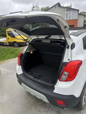 White Opel Mokka 2013 in Alytus, with an engine capacity of 1.69 L and mileage of 241 thousand km for 6650 €, photo 16 on AUTOMOTO.COM.LV