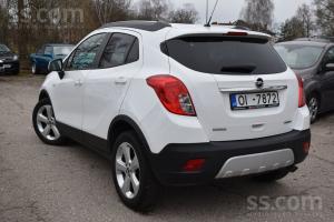 White Opel Mokka 2014 in Kuldiga, with an engine capacity of 1.40 L and mileage of 0 thousand km for 8350 €, photo 3 on AUTOMOTO.COM.LV