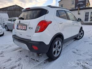 White Opel Mokka 2014 in Talsi, with an engine capacity of 1.40 L and mileage of 237 thousand km for 7800 €, photo 3 on AUTOMOTO.COM.LV