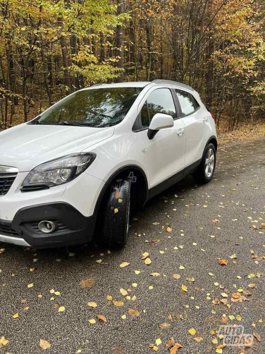White Opel Mokka 2014 in Kaunas, with an engine capacity of 1.70 L and mileage of 340 thousand km for 3500 €, photo 2 on AUTOMOTO.COM.LV
