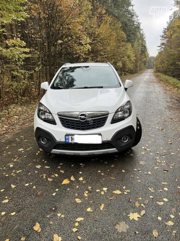 White Opel Mokka 2014 in Kaunas, with an engine capacity of 1.70 L and mileage of 340 thousand km for 3500 €, photo 3 on AUTOMOTO.COM.LV