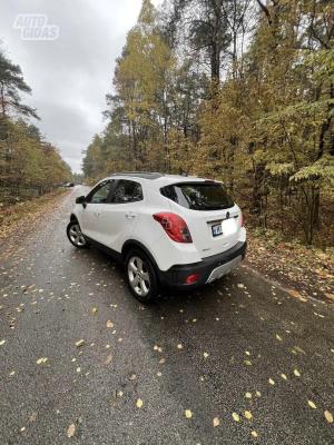 White Opel Mokka 2014 in Kaunas, with an engine capacity of 1.70 L and mileage of 340 thousand km for 3500 €, photo 4 on AUTOMOTO.COM.LV