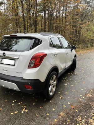 White Opel Mokka 2014 in Kaunas, with an engine capacity of 1.70 L and mileage of 340 thousand km for 3500 €, photo 6 on AUTOMOTO.COM.LV
