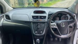 Balts Opel Mokka 2014 Viļņa, ar dzinēja tilpumu 1.60 L un nobraukumu 128 tūkst. km par 2750 €, foto 11 vietnē AUTOMOTO.COM.LV