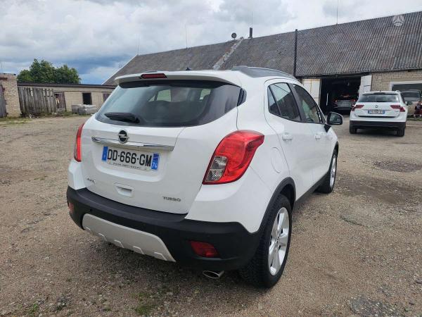 White Opel Mokka 2014 in Jurbarkas, with an engine capacity of 1.36 L and mileage of 150 thousand km for 6000 €, photo 5 on AUTOMOTO.COM.LV