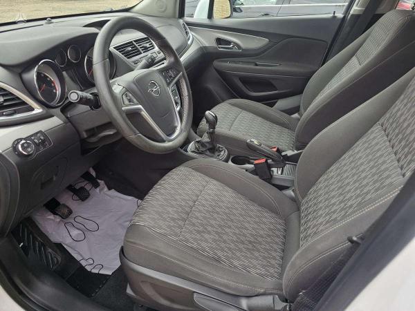 White Opel Mokka 2014 in Jurbarkas, with an engine capacity of 1.36 L and mileage of 150 thousand km for 6000 €, photo 8 on AUTOMOTO.COM.LV