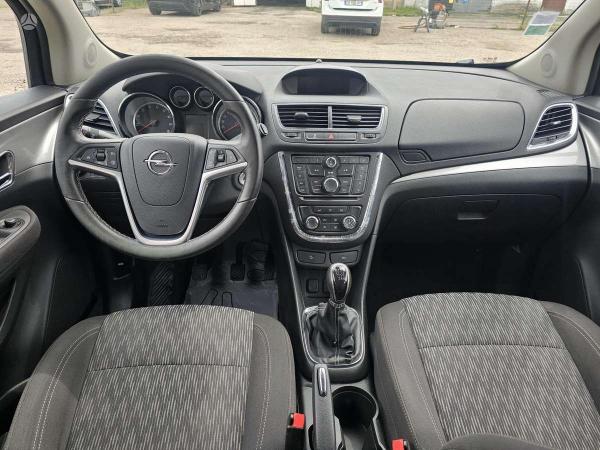 White Opel Mokka 2014 in Jurbarkas, with an engine capacity of 1.36 L and mileage of 150 thousand km for 6000 €, photo 9 on AUTOMOTO.COM.LV