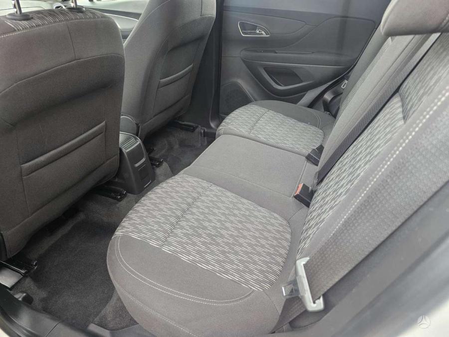 White Opel Mokka 2014 in Jurbarkas, with an engine capacity of 1.36 L and mileage of 150 thousand km for 6000 €, photo 12 on AUTOMOTO.COM.LV