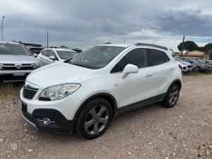 White Opel Mokka 2014 in Siauliai, with an engine capacity of 1.69 L and mileage of 240 thousand km for 5950 €, photo  on AUTOMOTO.COM.LV