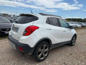 White Opel Mokka 2014 in Siauliai, with an engine capacity of 1.69 L and mileage of 240 thousand km for 5950 €, photo 6 on AUTOMOTO.COM.LV