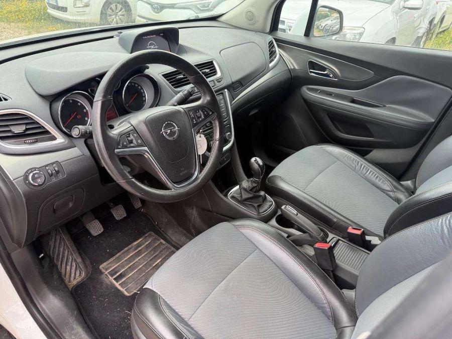 White Opel Mokka 2014 in Siauliai, with an engine capacity of 1.69 L and mileage of 240 thousand km for 5950 €, photo 11 on AUTOMOTO.COM.LV