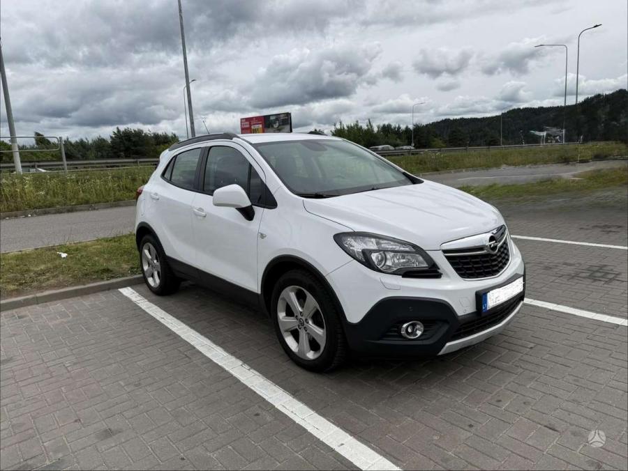 Белый Опель Mokka 2014 в Вильнюс, объемом двигателя 1.69 л и пробегом 125 тыс. км за 6950 €, фото 1 на AUTOMOTO.COM.LV