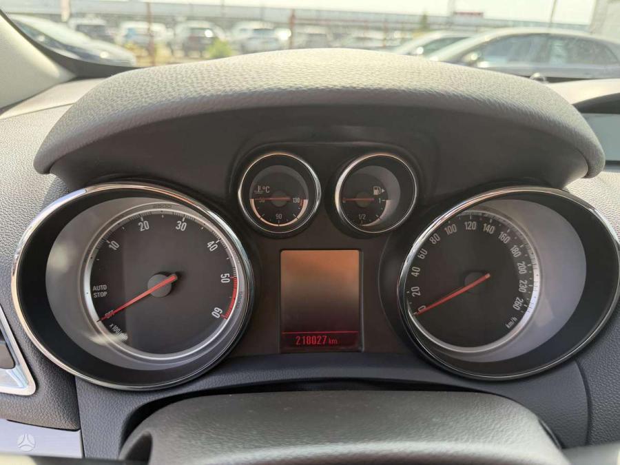 Balts Opel Mokka 2014 Kauņa, ar dzinēja tilpumu 1.69 L un nobraukumu 190 tūkst. km par 6900 €, foto 8 vietnē AUTOMOTO.COM.LV