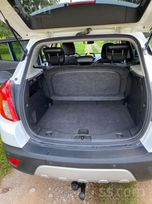 White Opel Mokka 2014 in Talsi, with an engine capacity of 1.70 L and mileage of 214 thousand km for 6500 €, photo 7 on AUTOMOTO.COM.LV