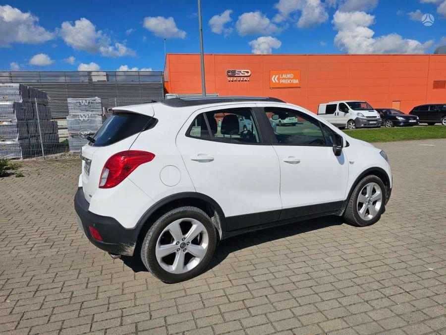 White Opel Mokka 2014 in Jurbarkas, with an engine capacity of 1.36 L and mileage of 154 thousand km for 6000 €, photo 14 on AUTOMOTO.COM.LV