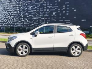 White Opel Mokka 2014 in Jelgava, with an engine capacity of 1.70 L and mileage of 185 thousand km for 5200 €, photo 4 on AUTOMOTO.COM.LV