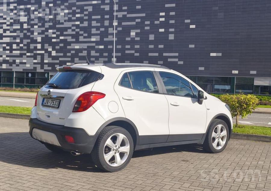 White Opel Mokka 2014 in Jelgava, with an engine capacity of 1.70 L and mileage of 185 thousand km for 5200 €, photo 5 on AUTOMOTO.COM.LV