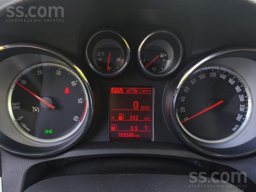 White Opel Mokka 2014 in Jelgava, with an engine capacity of 1.70 L and mileage of 185 thousand km for 5200 €, photo 7 on AUTOMOTO.COM.LV