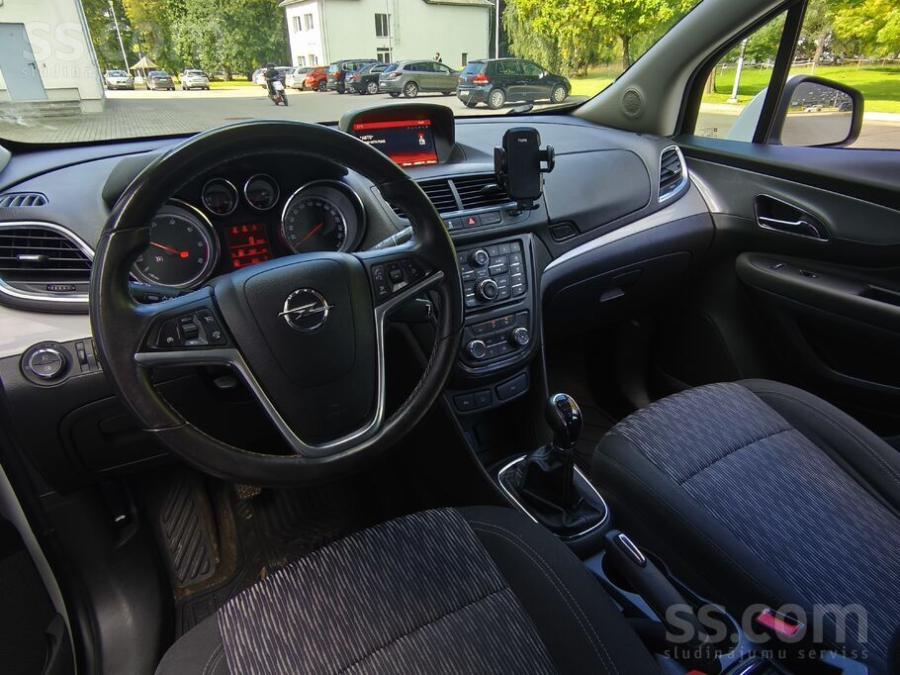 White Opel Mokka 2014 in Jelgava, with an engine capacity of 1.70 L and mileage of 185 thousand km for 5200 €, photo 13 on AUTOMOTO.COM.LV