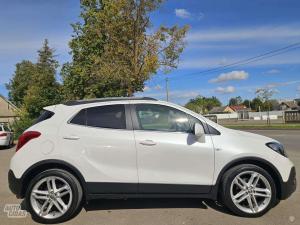 White Opel Mokka 2014 in Siauliai, with an engine capacity of 1.70 L and mileage of 239 thousand km for 7450 €, photo 7 on AUTOMOTO.COM.LV