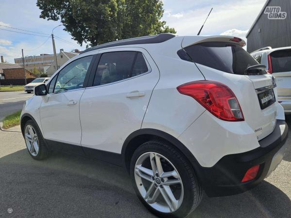 White Opel Mokka 2014 in Siauliai, with an engine capacity of 1.70 L and mileage of 239 thousand km for 7450 €, photo 9 on AUTOMOTO.COM.LV