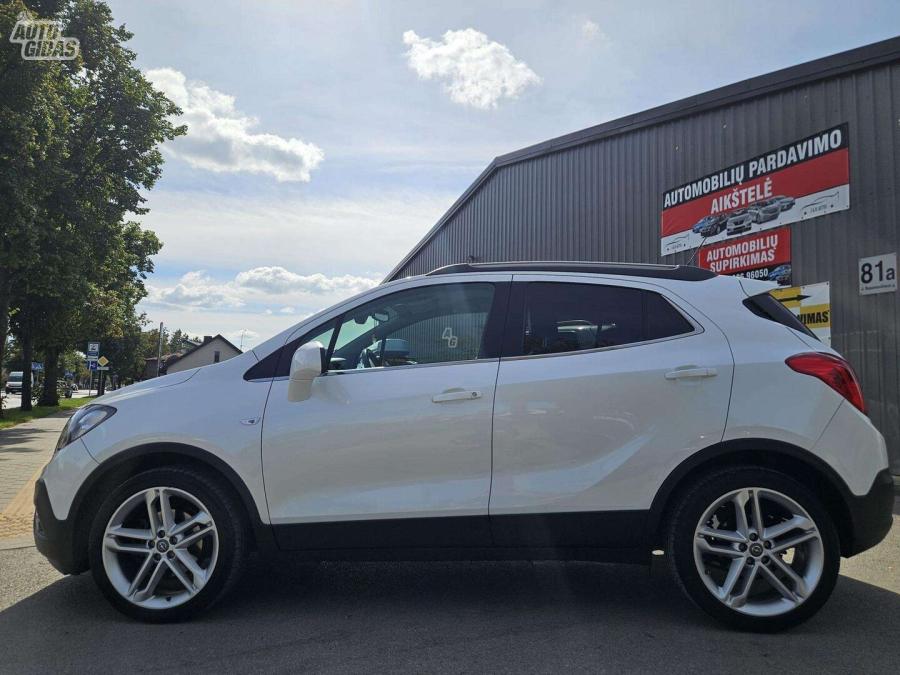 White Opel Mokka 2014 in Siauliai, with an engine capacity of 1.70 L and mileage of 239 thousand km for 7450 €, photo 10 on AUTOMOTO.COM.LV