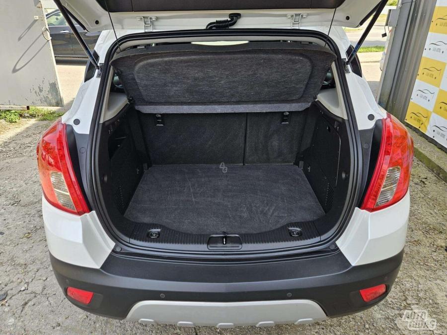 White Opel Mokka 2014 in Siauliai, with an engine capacity of 1.70 L and mileage of 239 thousand km for 7450 €, photo 12 on AUTOMOTO.COM.LV