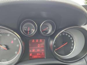 White Opel Mokka 2014 in Siauliai, with an engine capacity of 1.70 L and mileage of 239 thousand km for 7450 €, photo 26 on AUTOMOTO.COM.LV