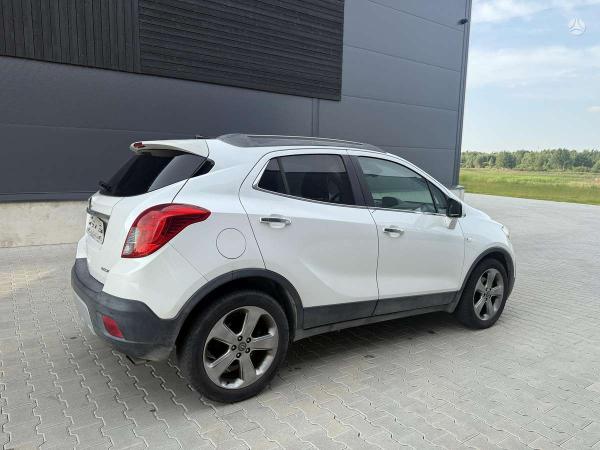 White Opel Mokka 2014 in Siauliai, with an engine capacity of 1.69 L and mileage of 240 thousand km for 5850 €, photo 6 on AUTOMOTO.COM.LV