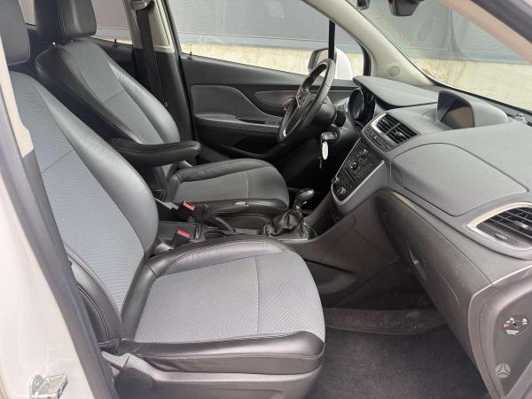 White Opel Mokka 2014 in Siauliai, with an engine capacity of 1.69 L and mileage of 240 thousand km for 5850 €, photo 11 on AUTOMOTO.COM.LV