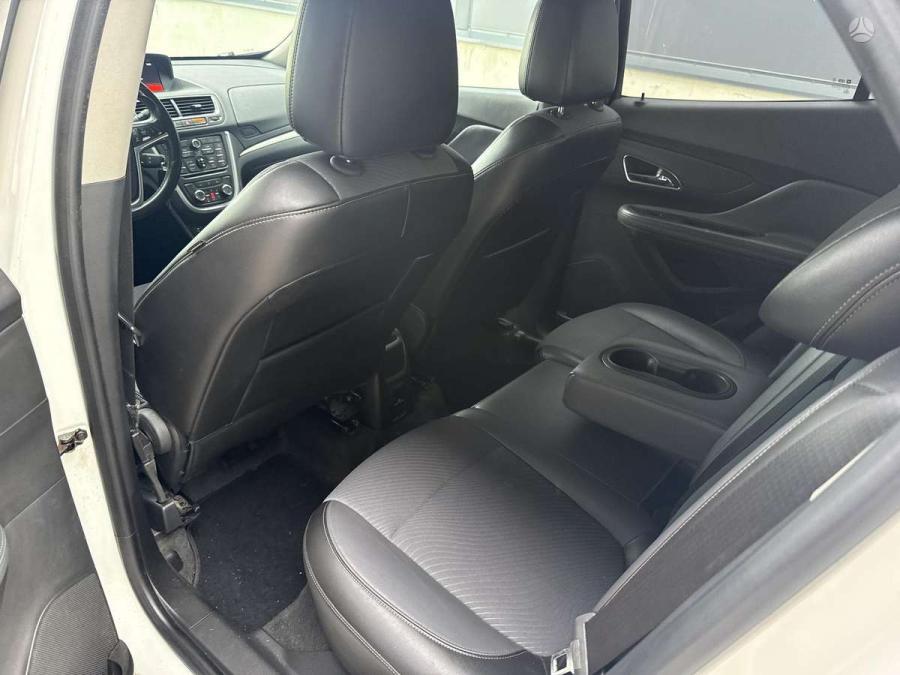 Balts Opel Mokka 2014 Šauļi, ar dzinēja tilpumu 1.69 L un nobraukumu 240 tūkst. km par 5850 €, foto 18 vietnē AUTOMOTO.COM.LV