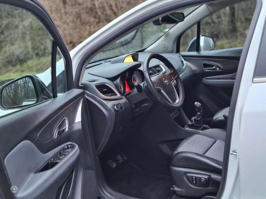 Balts Opel Mokka 2015 Tauragė, ar dzinēja tilpumu 1.60 L un nobraukumu 171 tūkst. km par 6200 €, foto 6 vietnē AUTOMOTO.COM.LV