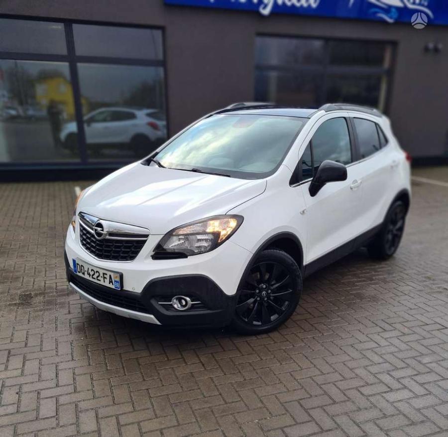 White Opel Mokka 2015 in Taurage, with an engine capacity of 1.60 L and mileage of 191 thousand km for 6300 €, photo 1 on AUTOMOTO.COM.LV