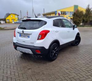 White Opel Mokka 2015 in Taurage, with an engine capacity of 1.60 L and mileage of 191 thousand km for 6300 €, photo 4 on AUTOMOTO.COM.LV