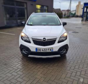 White Opel Mokka 2015 in Taurage, with an engine capacity of 1.60 L and mileage of 191 thousand km for 6300 €, photo 7 on AUTOMOTO.COM.LV
