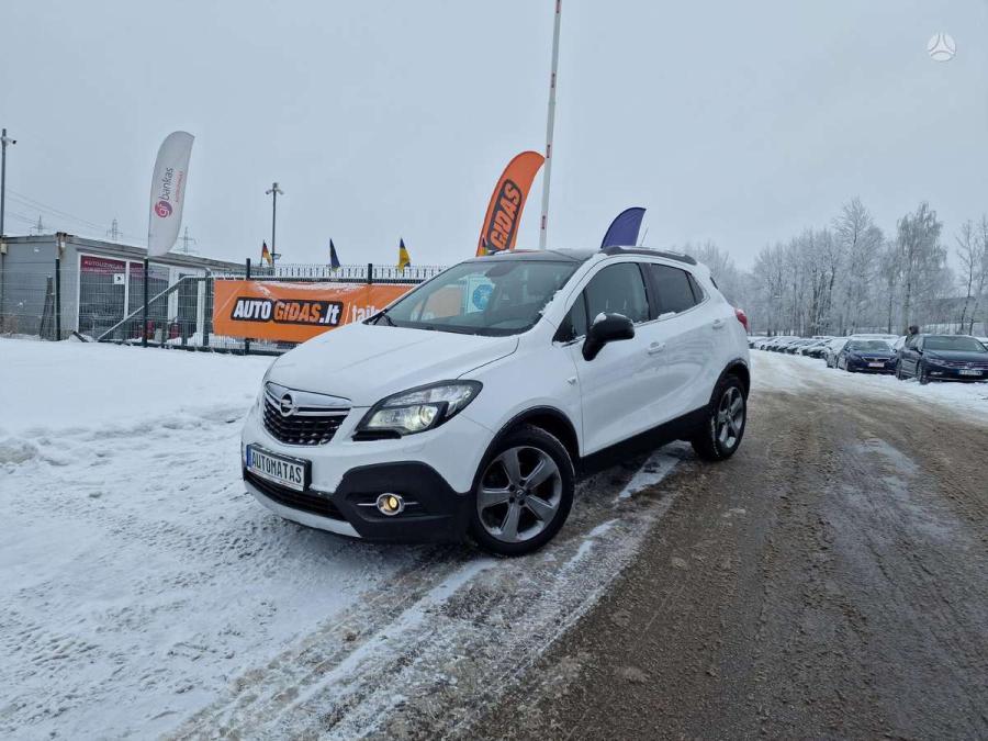 White Opel Mokka 2015 in Kaunas, with an engine capacity of 1.60 L and mileage of 185 thousand km for 8150 €, photo 1 on AUTOMOTO.COM.LV