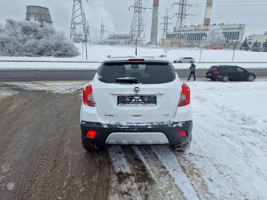 White Opel Mokka 2015 in Kaunas, with an engine capacity of 1.60 L and mileage of 185 thousand km for 8150 €, photo 7 on AUTOMOTO.COM.LV