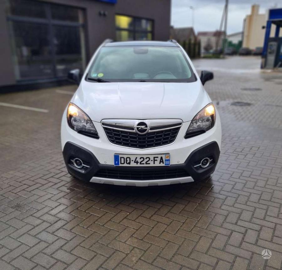 White Opel Mokka 2015 in Taurage, with an engine capacity of 1.60 L and mileage of 191 thousand km for 6000 €, photo 5 on AUTOMOTO.COM.LV