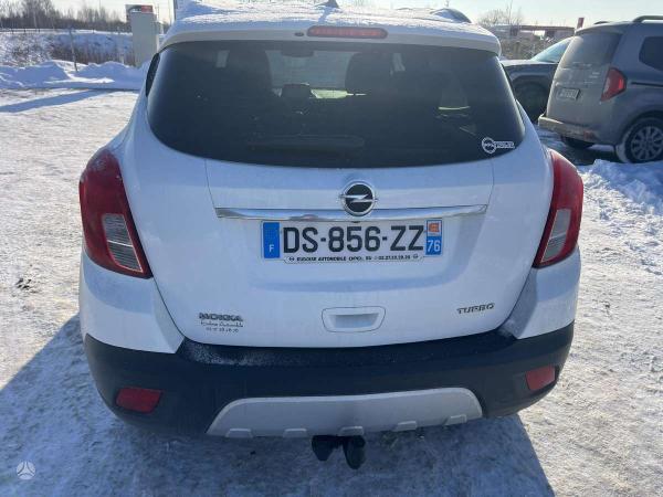 White Opel Mokka 2015 in Taurage, with an engine capacity of 1.36 L and mileage of 208 thousand km for 5900 €, photo 4 on AUTOMOTO.COM.LV