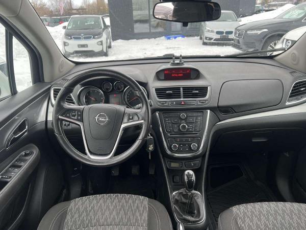 Balts Opel Mokka 2015 Panevēža, ar dzinēja tilpumu 1.60 L un nobraukumu 262 tūkst. km par 5300 €, foto 9 vietnē AUTOMOTO.COM.LV
