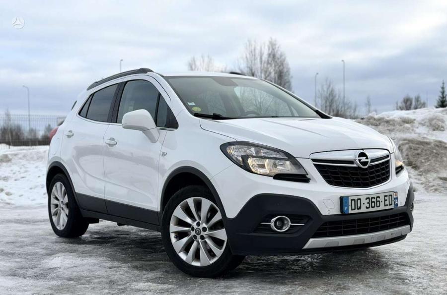 White Opel Mokka 2015 in Taurage, with an engine capacity of 1.60 L and mileage of 248 thousand km for 5900 €, photo 1 on AUTOMOTO.COM.LV