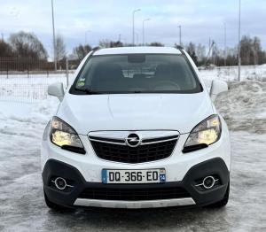 White Opel Mokka 2015 in Taurage, with an engine capacity of 1.60 L and mileage of 248 thousand km for 5900 €, photo 2 on AUTOMOTO.COM.LV