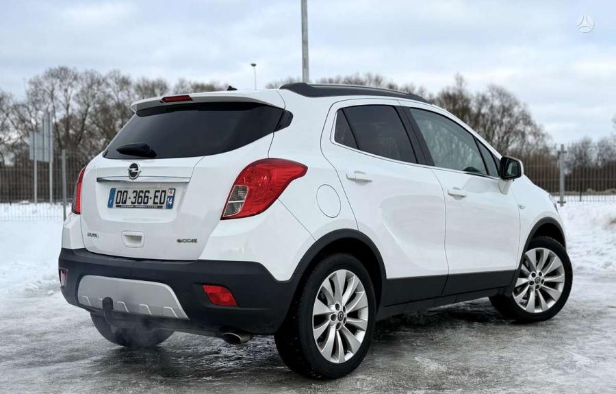 White Opel Mokka 2015 in Taurage, with an engine capacity of 1.60 L and mileage of 248 thousand km for 5900 €, photo 12 on AUTOMOTO.COM.LV