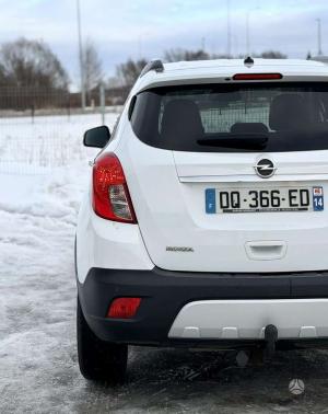 White Opel Mokka 2015 in Taurage, with an engine capacity of 1.60 L and mileage of 248 thousand km for 5900 €, photo 13 on AUTOMOTO.COM.LV