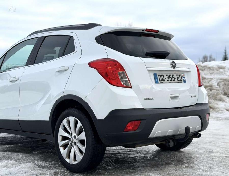 White Opel Mokka 2015 in Taurage, with an engine capacity of 1.60 L and mileage of 248 thousand km for 5900 €, photo 15 on AUTOMOTO.COM.LV