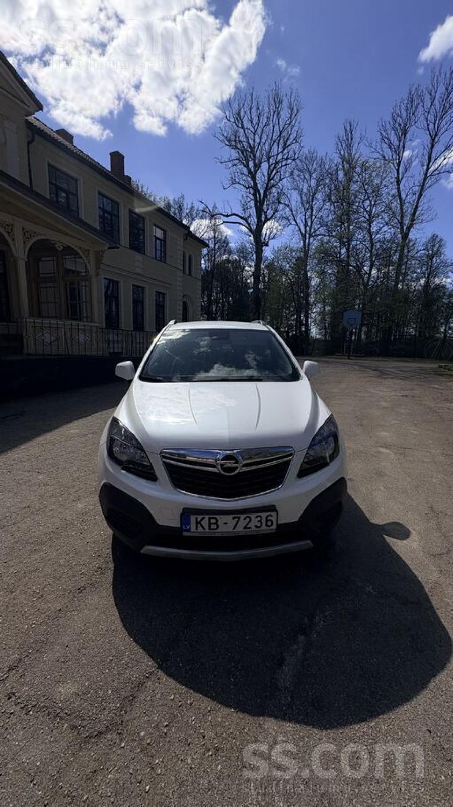 Белый Опель Mokka 2015 в Лиепая, объемом двигателя 1.60 л и пробегом 109 тыс. км за 6850 €, фото 3 на AUTOMOTO.COM.LV