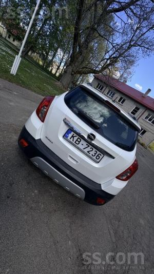 Белый Опель Mokka 2015 в Лиепая, объемом двигателя 1.60 л и пробегом 109 тыс. км за 6850 €, фото 5 на AUTOMOTO.COM.LV