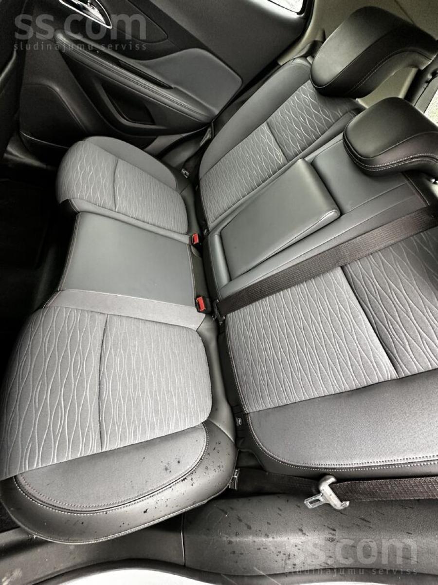 White Opel Mokka 2015 in Riga, with an engine capacity of 1.60 L and mileage of 157 thousand km for 8250 €, photo 7 on AUTOMOTO.COM.LV