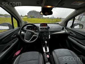 White Opel Mokka 2015 in Riga, with an engine capacity of 1.60 L and mileage of 157 thousand km for 8250 €, photo 9 on AUTOMOTO.COM.LV
